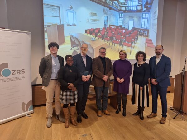 The Science and Research Centre Koper received 100 books of German ...