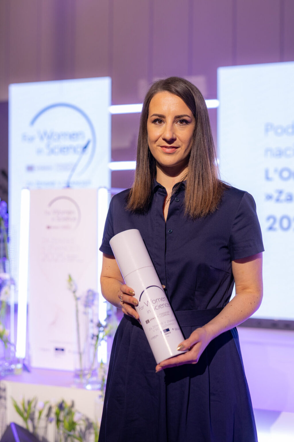 Manca Peskar iz ZRS Koper med dobitnicami prestižne nagrade L'Oréal ...